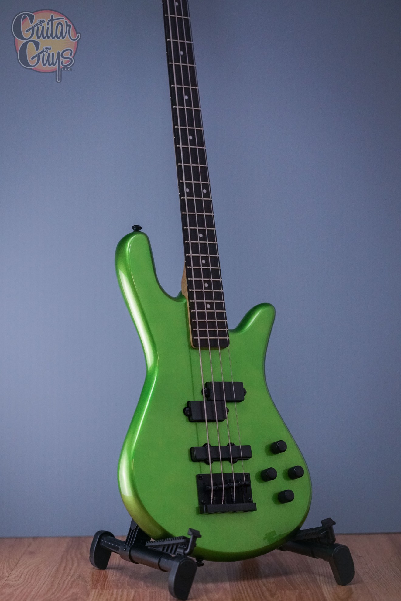 Spector Performer 4 Metallic Green Gloss - Guitar Guys